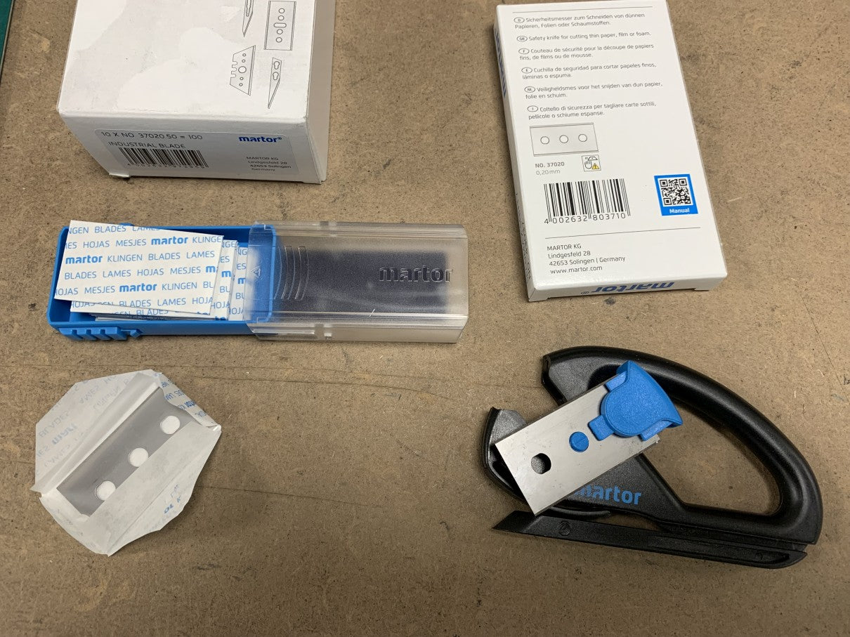 Martor 10x Replacement Blades – signtradesupplies